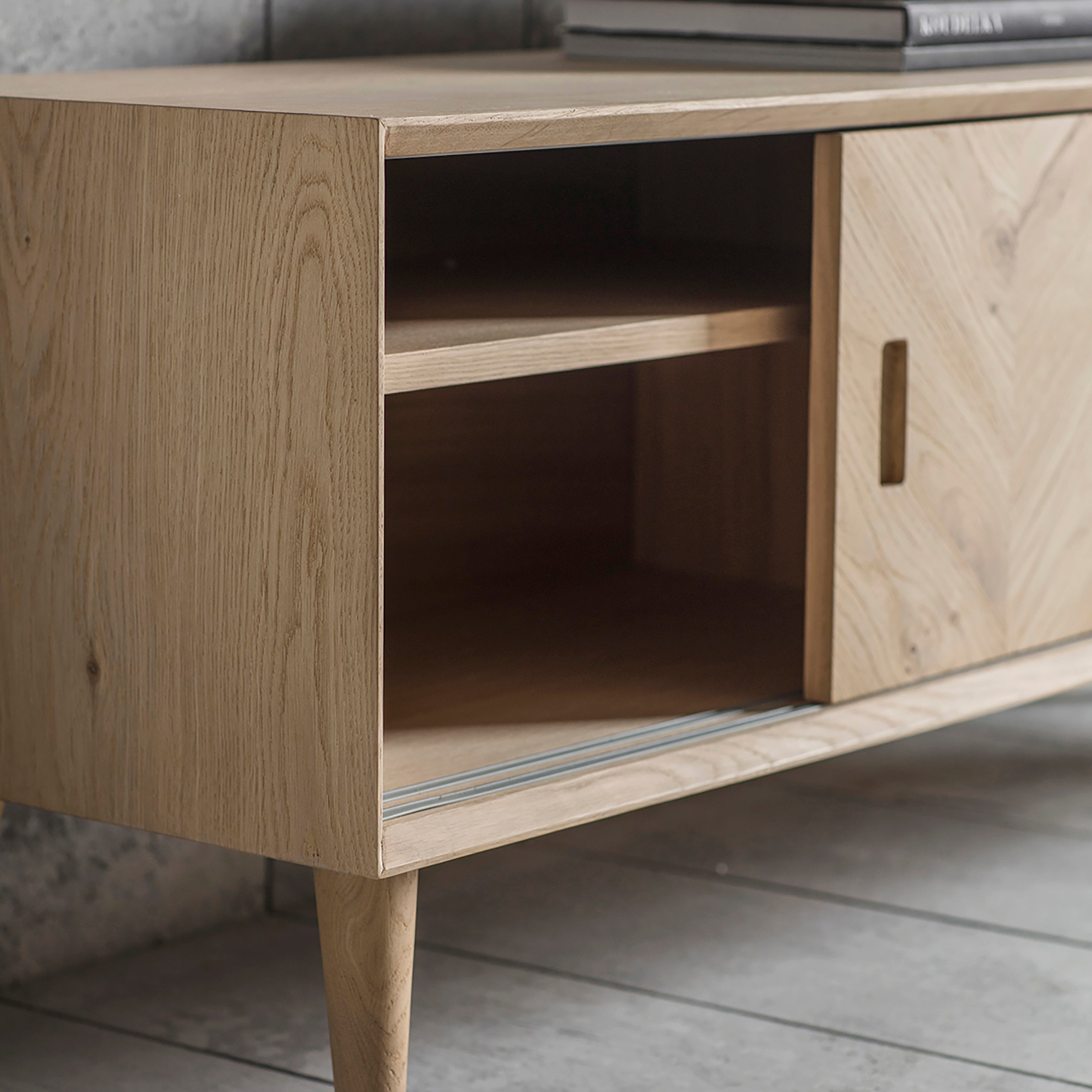 Copenhagen Oak Media Unit – The Den & Now